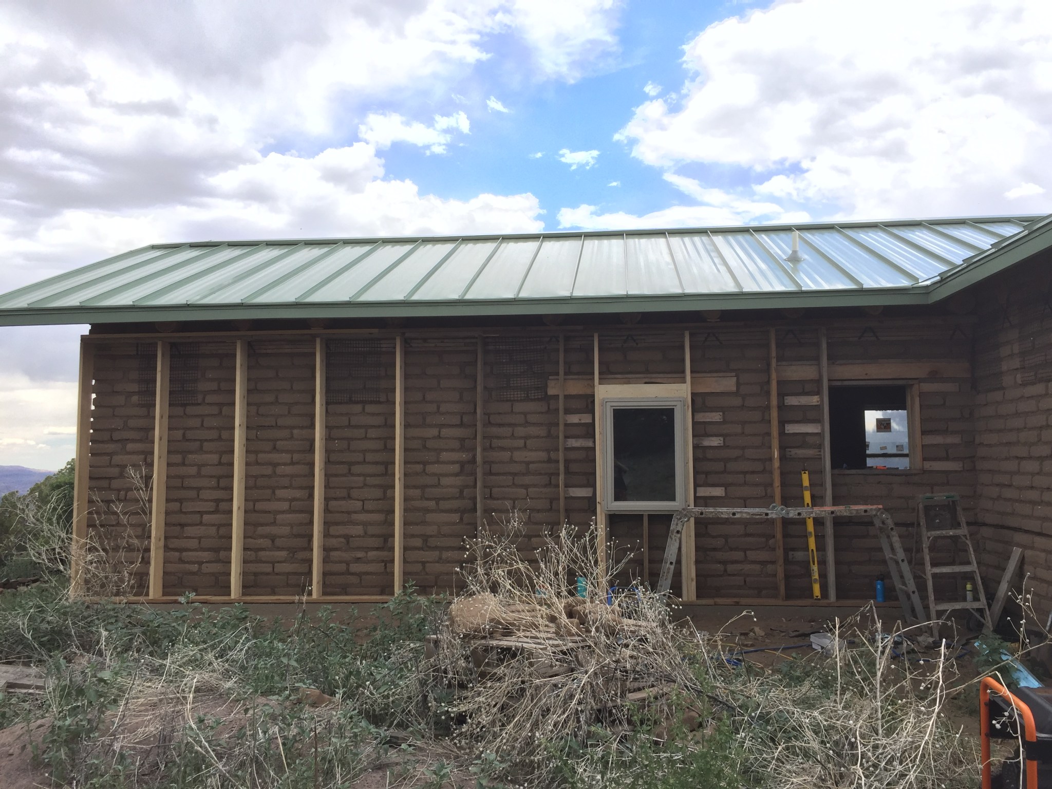 Light Straw-Clay Insulation Wall – Vision creation adobe