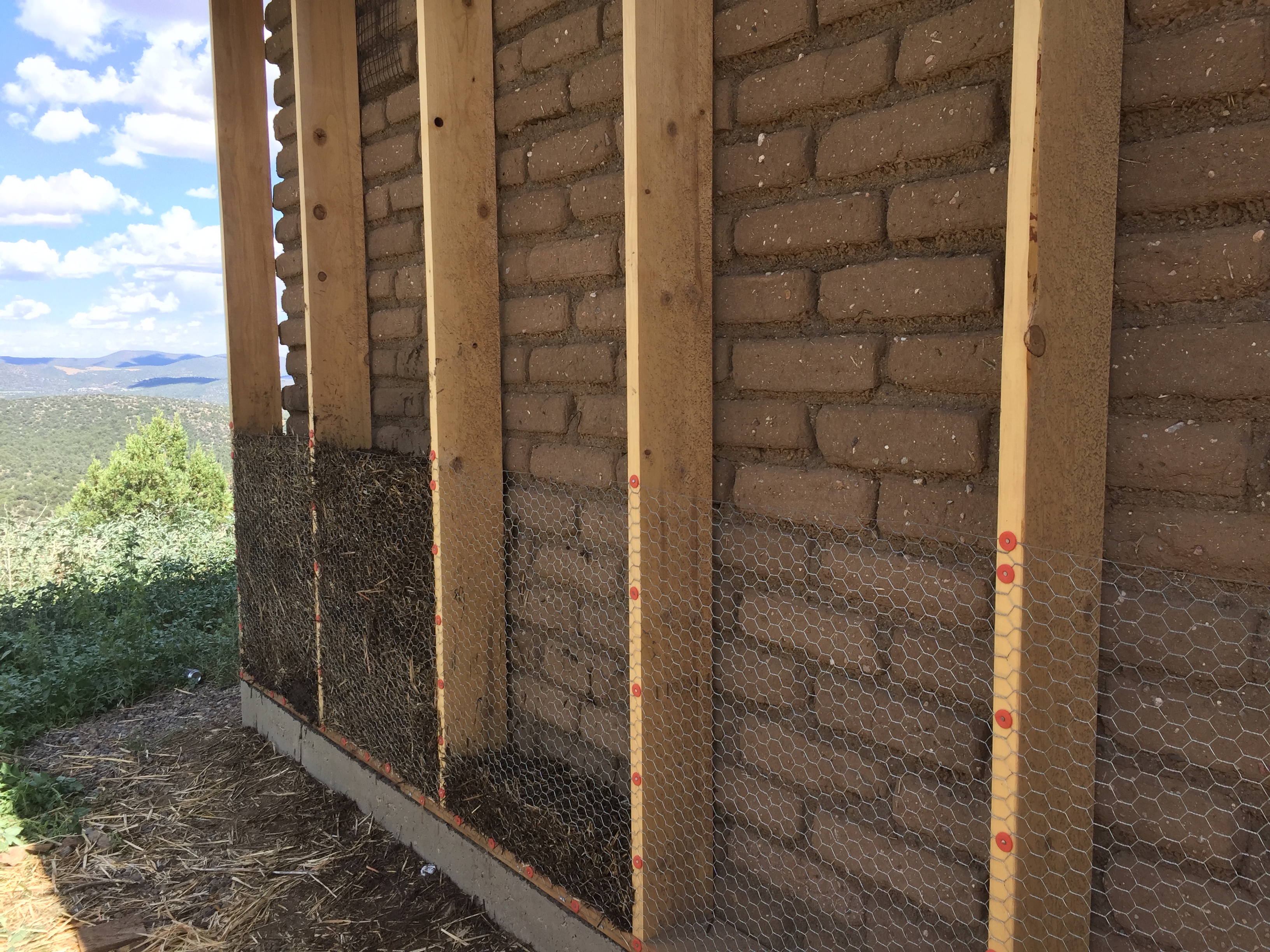 Light Straw-Clay Insulation Wall – Vision creation adobe